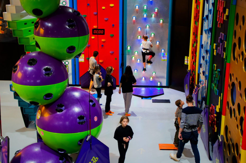 Escalade Rennes - Murs d'escalade, Encadrement pro - KAMPUS137